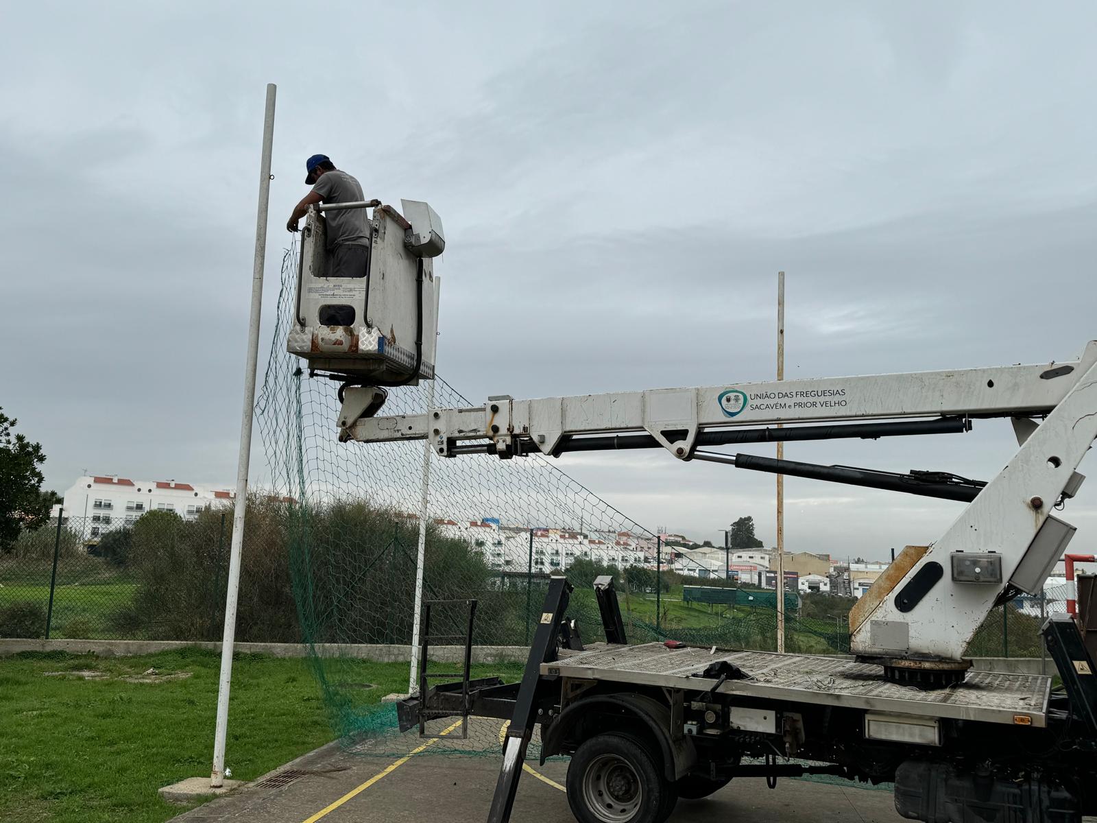 COLOCAÇÃO DE REDE DE PROTEÇÃO | RINGUE DO PRIOR VELHO - União das ...